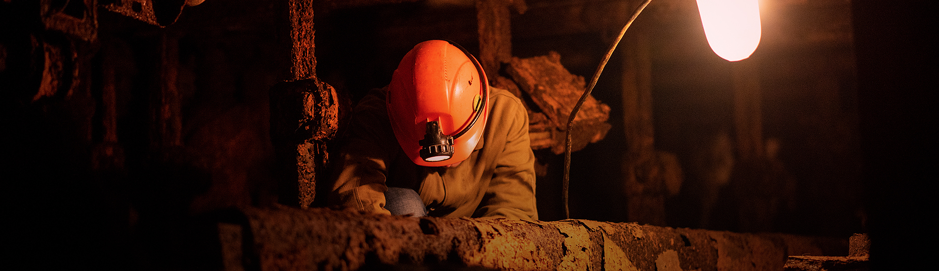 Underground mine handling machine - Manitou