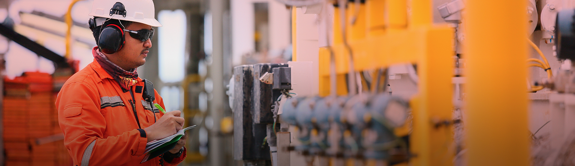 Safety machine for oil and gas sites - Manitou